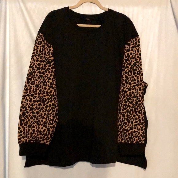 Avon | Tops | Avon Animalprinted Sleeve Top | Poshmark